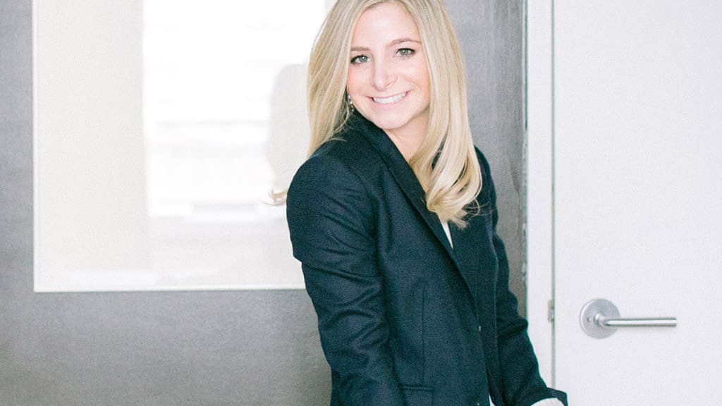 Victoria-Solomon-posing - M2woman