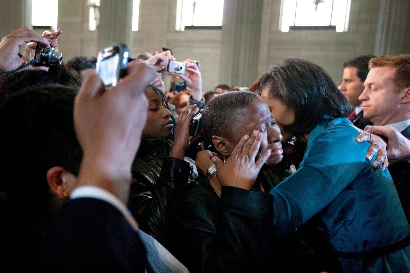 Michelle obama hug crying - M2woman