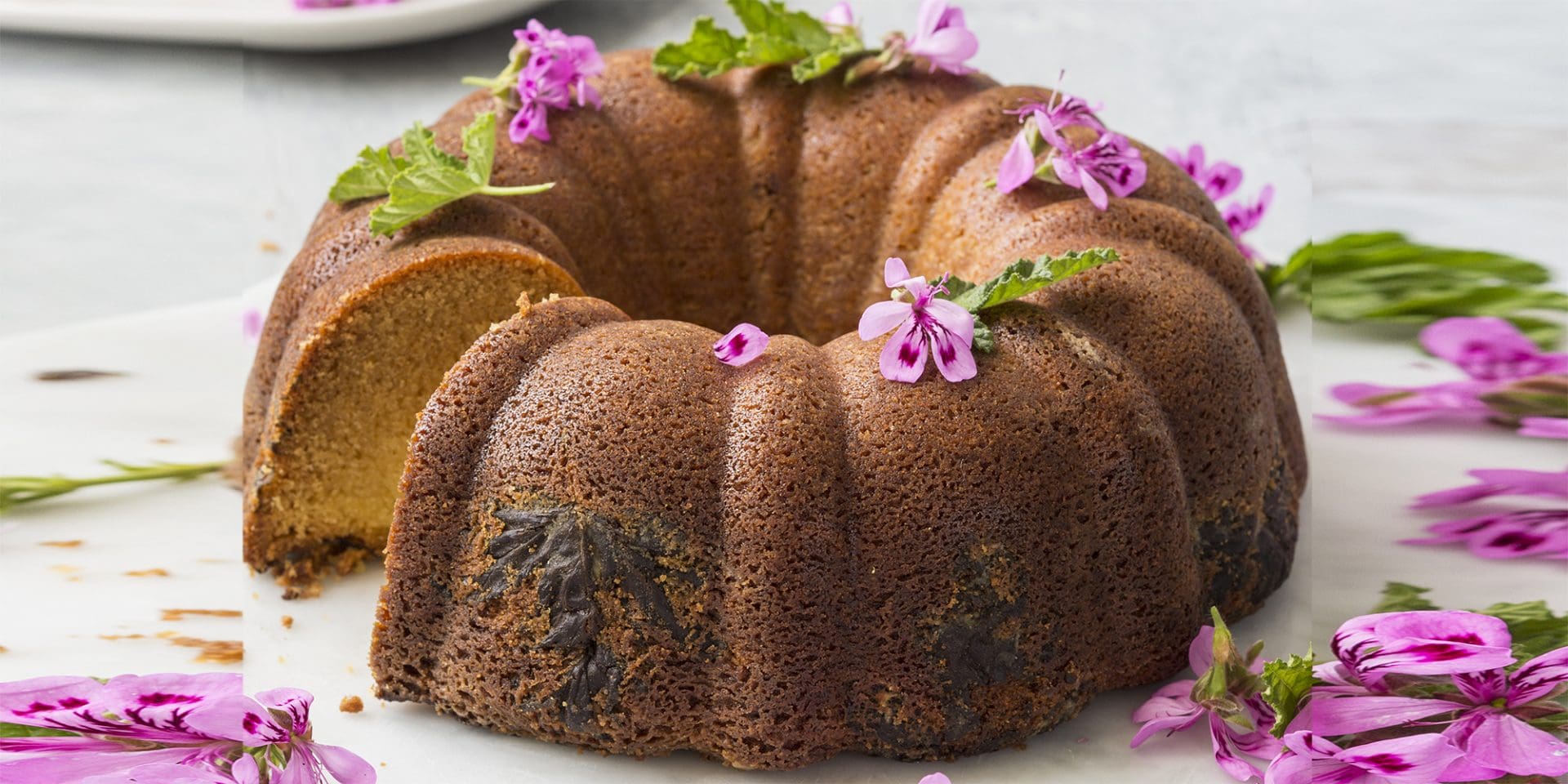 Rose Geranium Leaf Pound Cake - M2woman