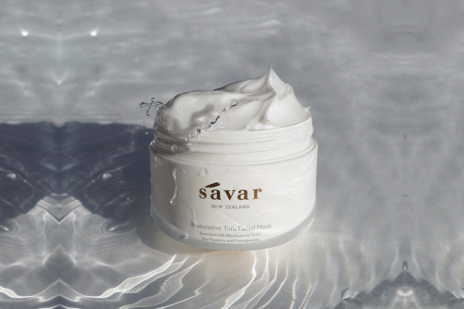 Sávar - The Evolution of a Hero - M2woman